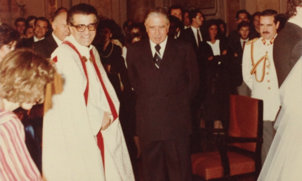 Raúl Hasbún, el cura favorito de la dictadura chilena, envuelto en caso ...